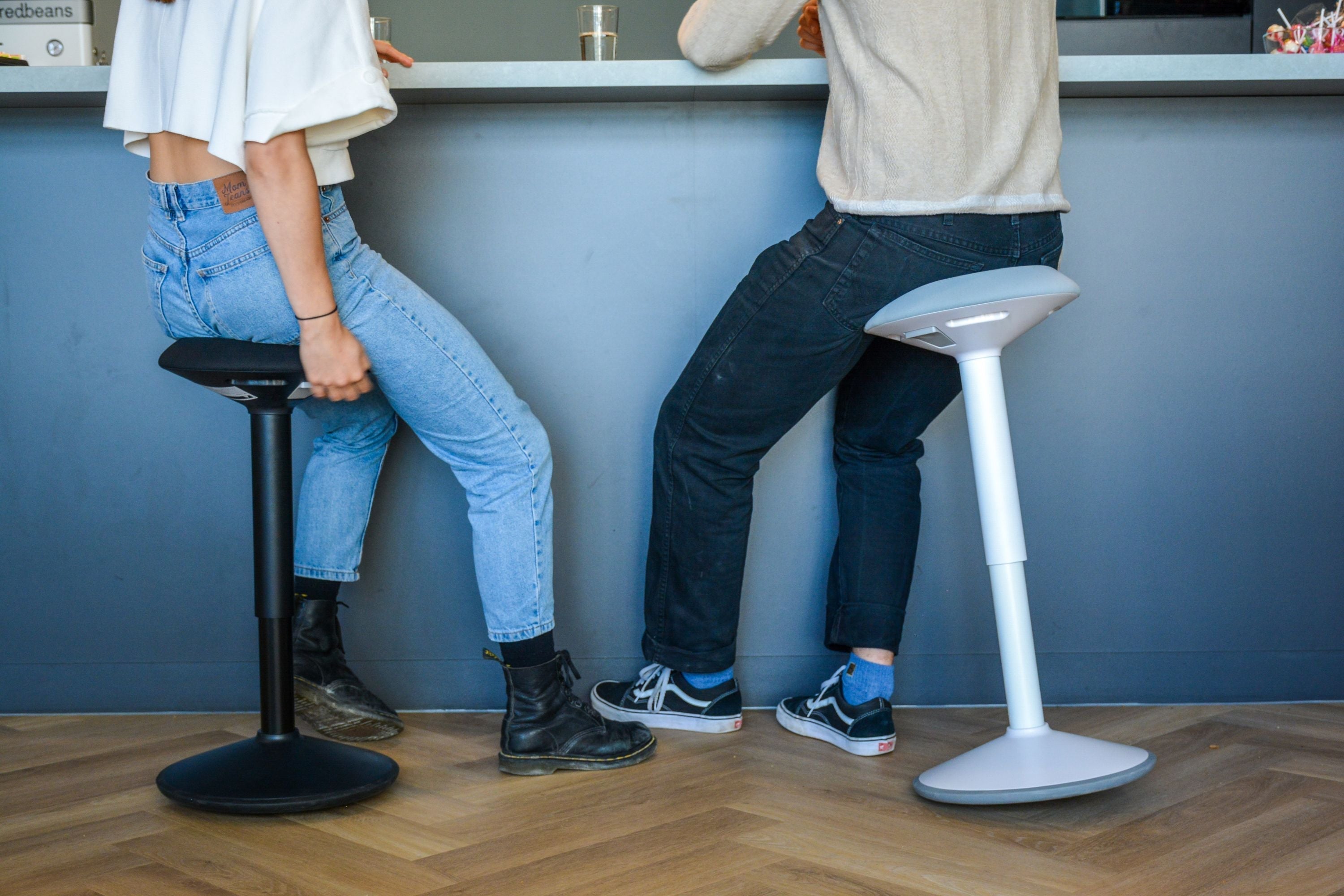 S'asseoir de manière ergonomique avec un tabouret Ergo - Tout ce que ...